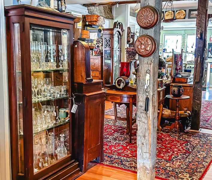 Auction – Unique Antiques of Connecticut