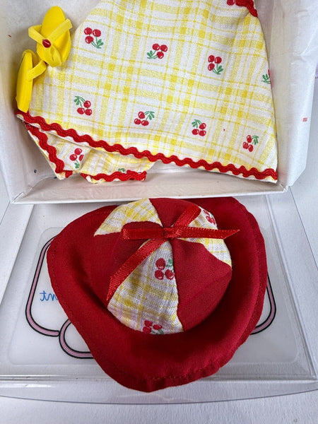 Maggiano's Italian Restaurant Doll Waitress Clothes, Dress& Hat Madame ...